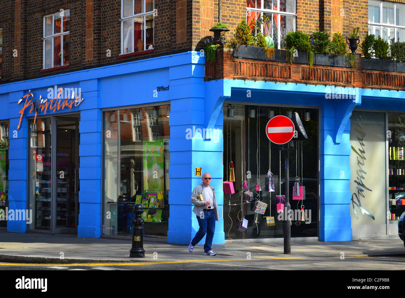 King's road chelsea shops hi-res stock photography and images - Alamy
