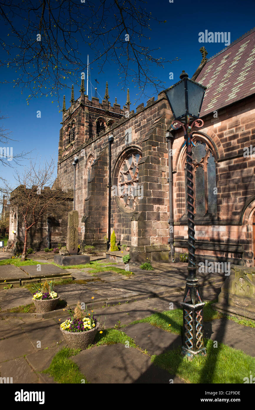 UK, England, Staffordshire, Leek, town centre, Parish Church of St ...