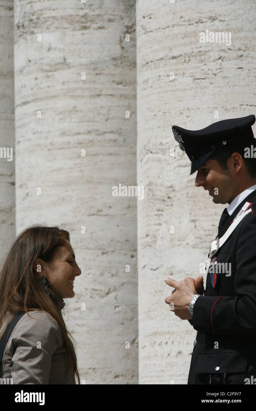 Women talking italy square hi-res stock photography and images - Alamy