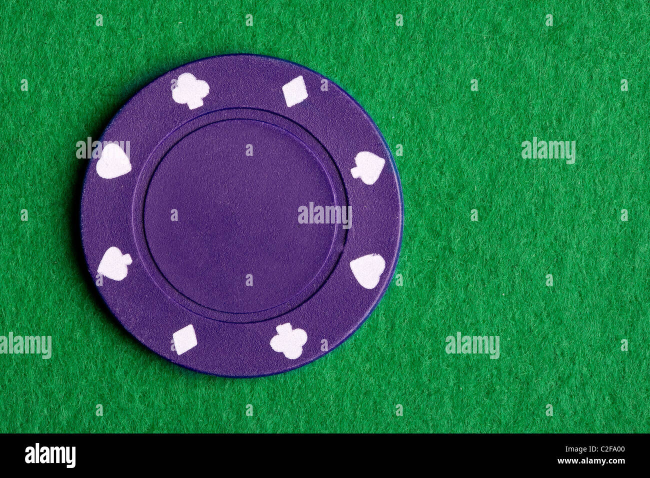 A $500 purple poker chip Stock Photo - Alamy