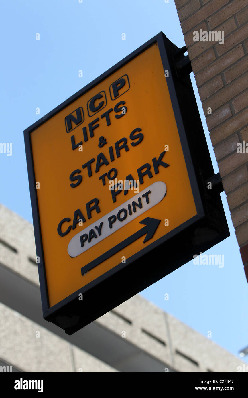 Car parking lift hi-res stock photography and images - Alamy