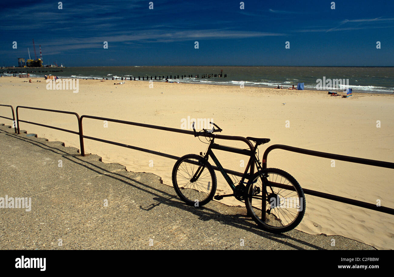 Promenade lowestoft hi-res stock photography and images - Alamy