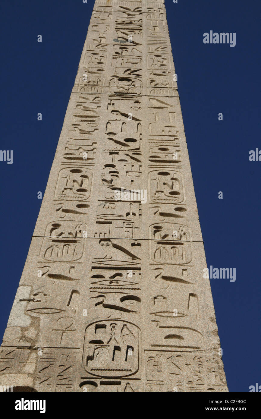Obelisk symbols hieroglyphics hi-res stock photography and images - Alamy