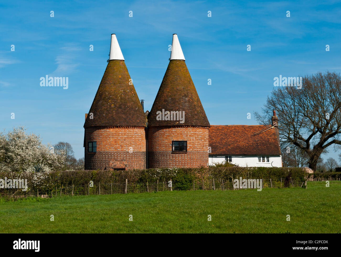 Oast House Oasthouse High Resolution Stock Photography and Images - Alamy