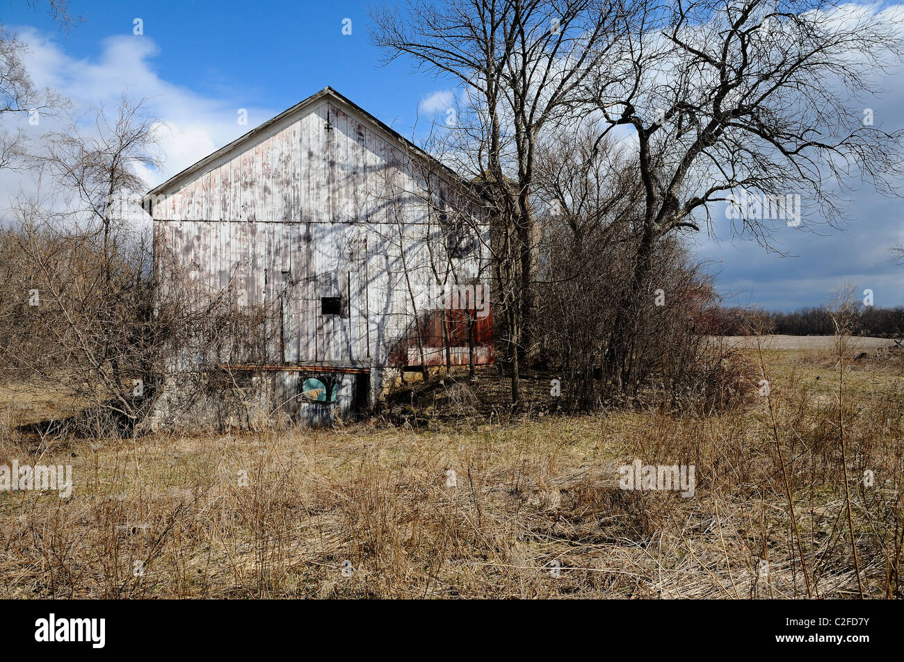 Decaying and neglected barn in Northern Illinois, USA Stock Photo - Alamy