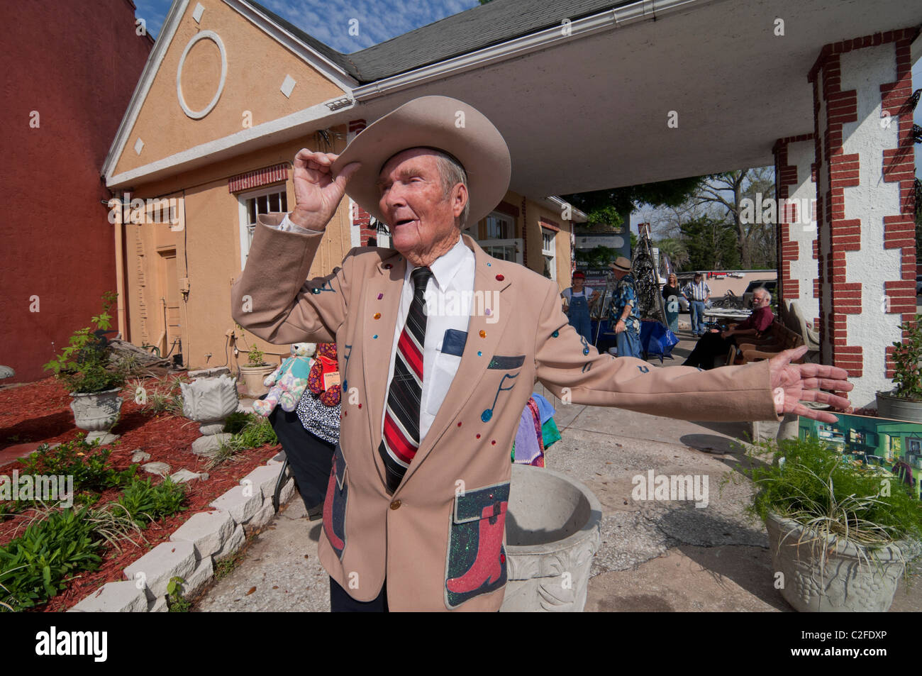Gospel singer Lester Parrish hams it up for the camera during Pioneer ...