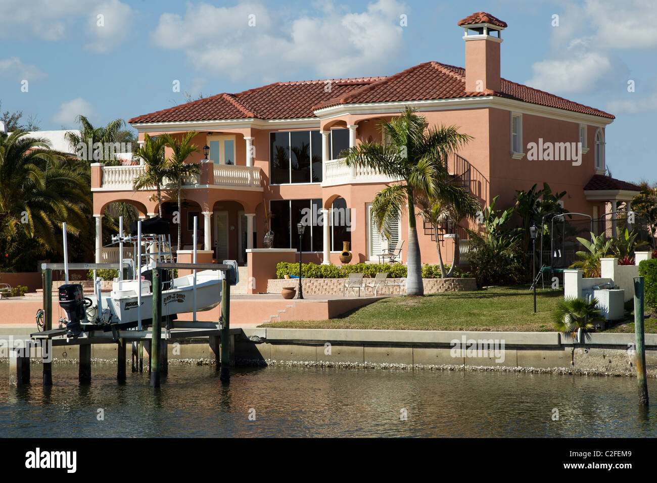Photos Homes With Waterfront Boat Docks