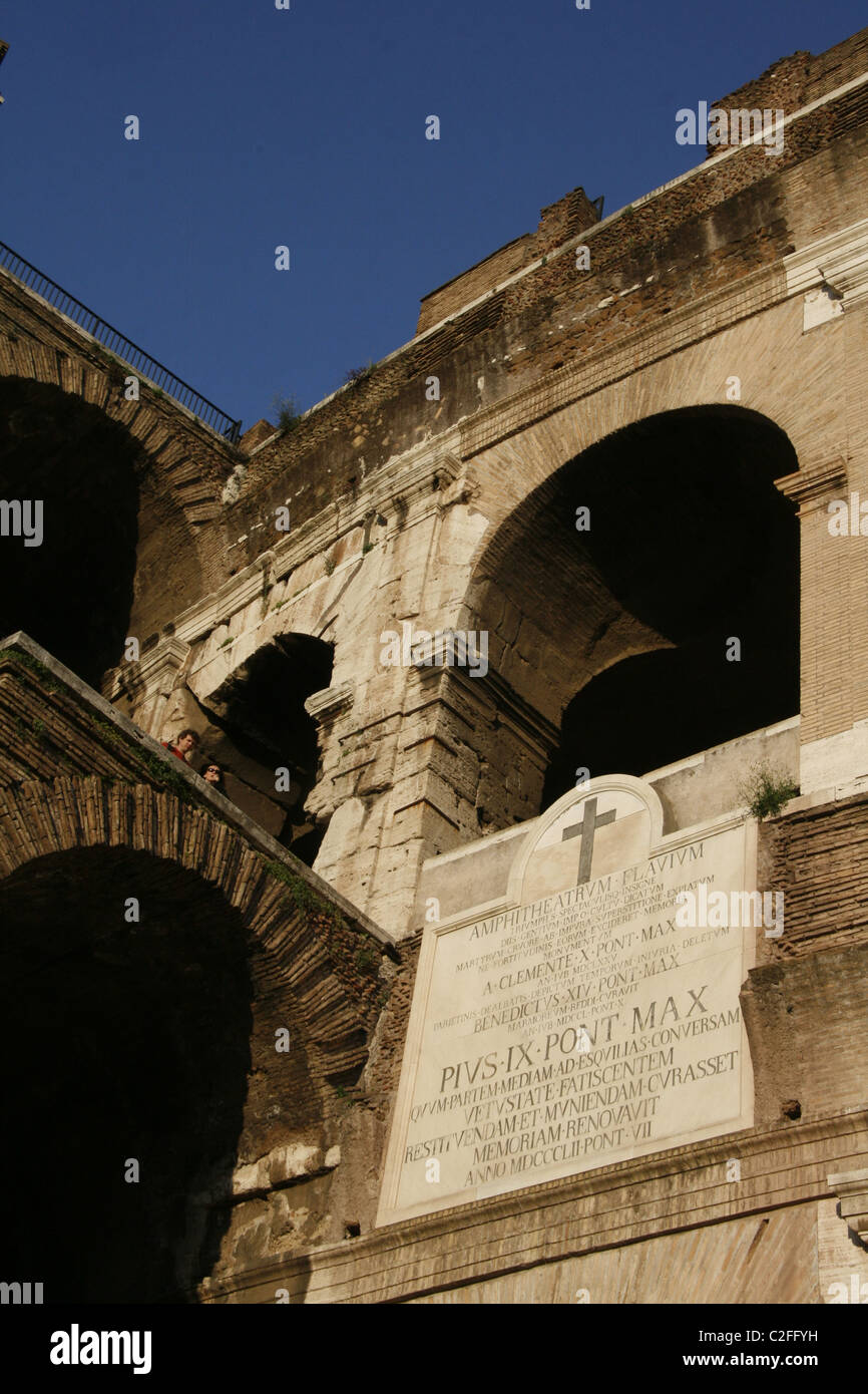 the colosseum coliseum amphitheatre wall facade, rome Stock Photo - Alamy