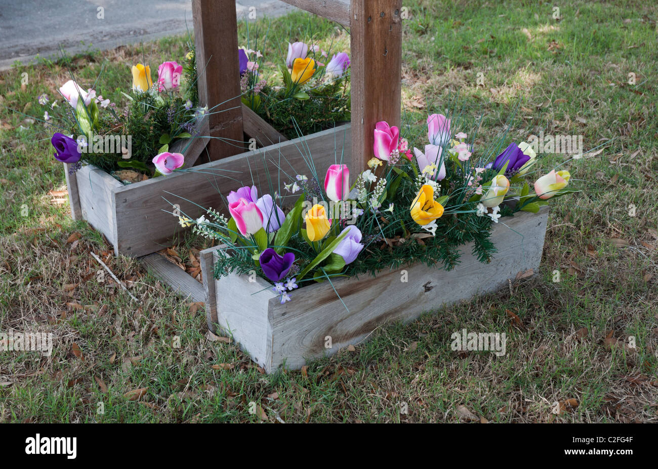 Artificial flower display hi-res stock photography and images - Alamy