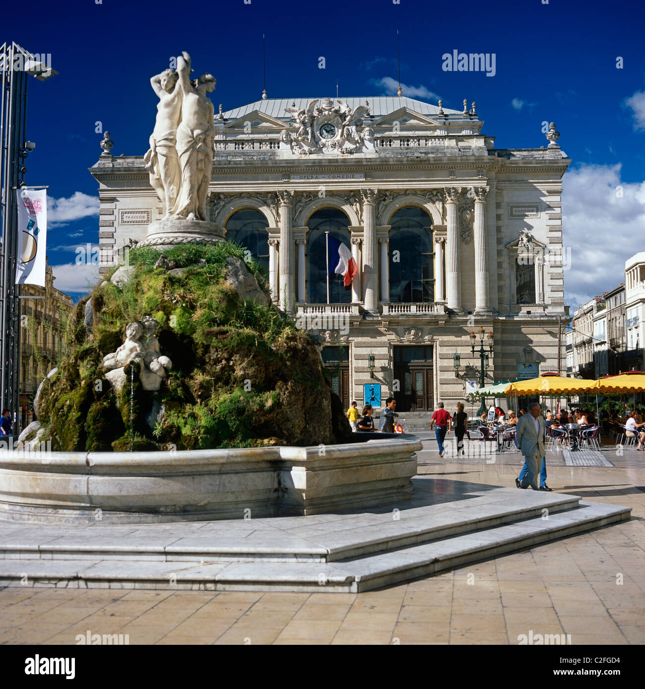 Three graces statue montpellier hi-res stock photography and images - Alamy