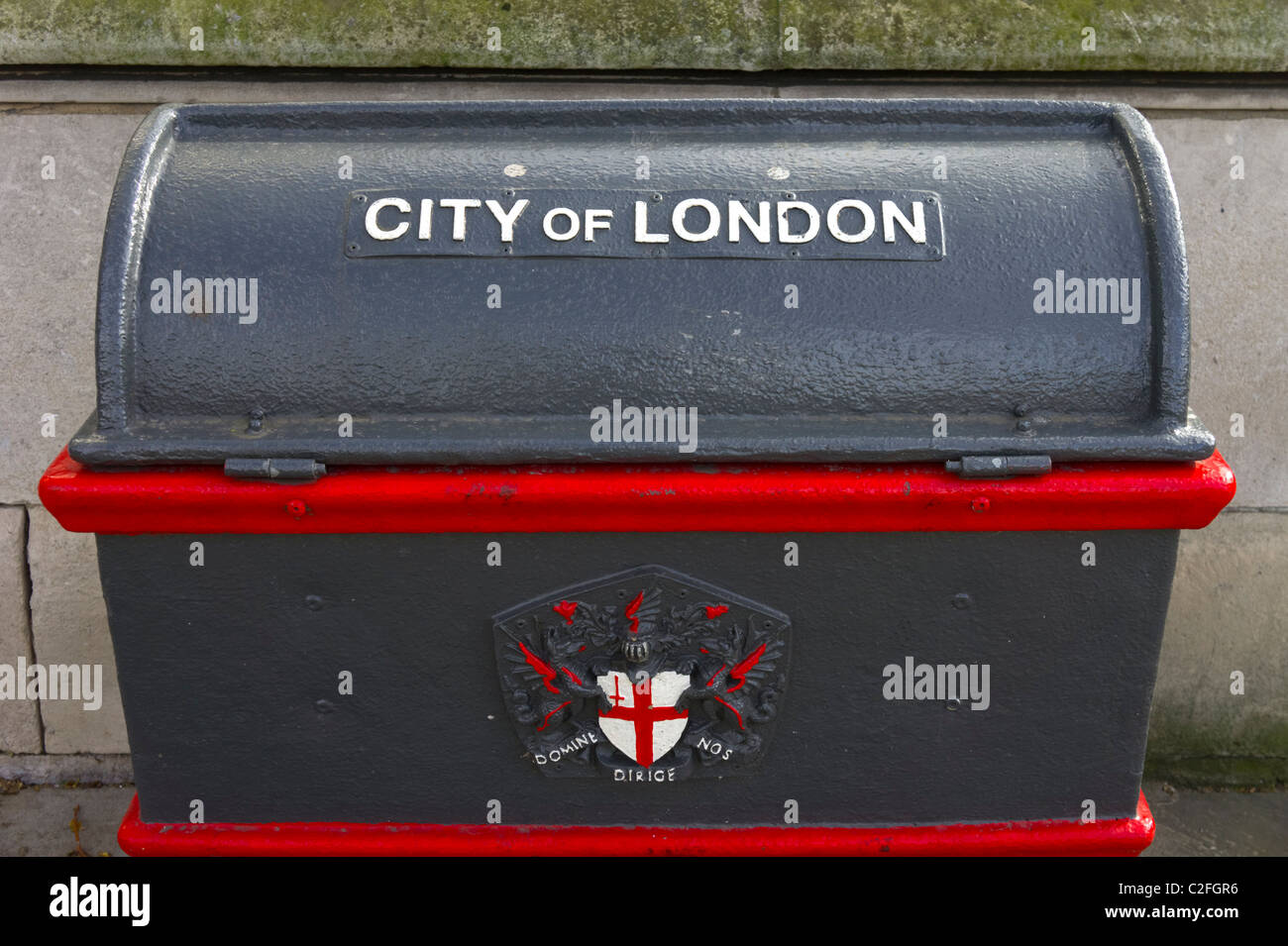 London litter bin hi-res stock photography and images - Alamy