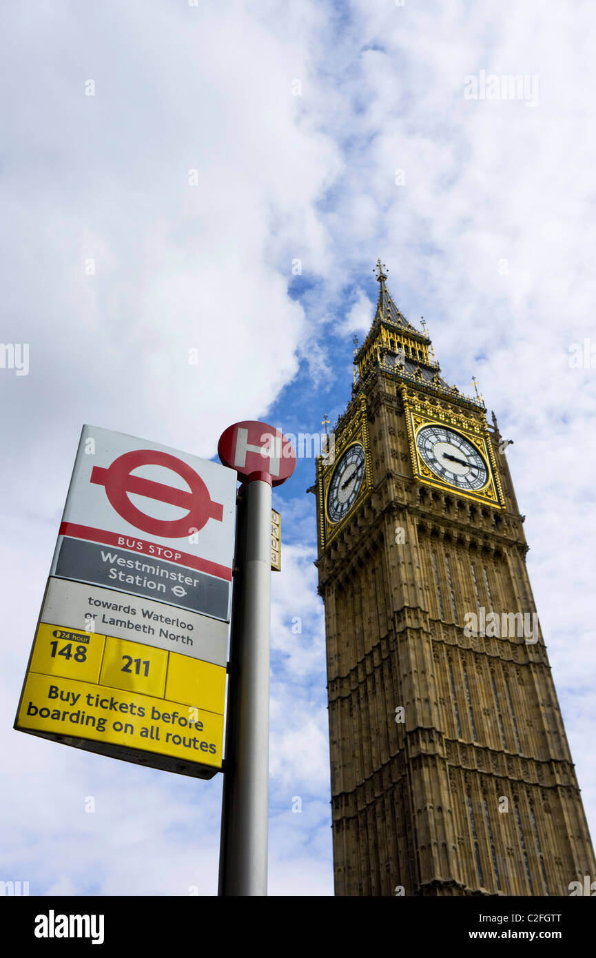 Bus stop sign london hi-res stock photography and images - Alamy