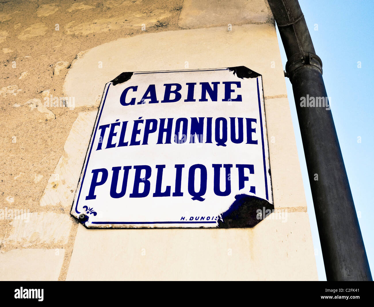 Telephone box sign hi-res stock photography and images - Alamy