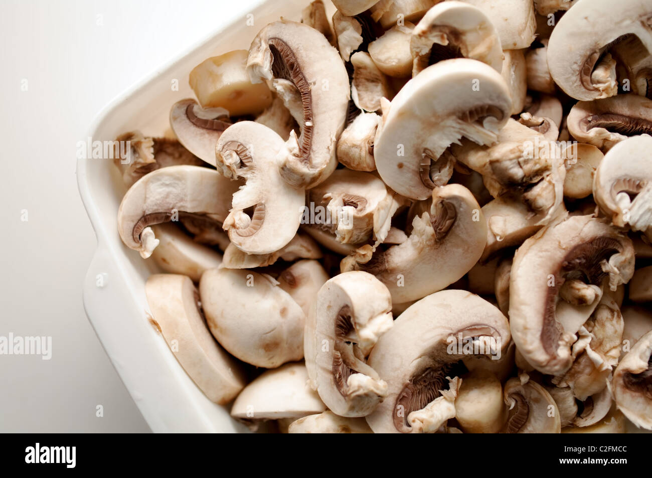 Sliced mushrooms hi-res stock photography and images - Alamy