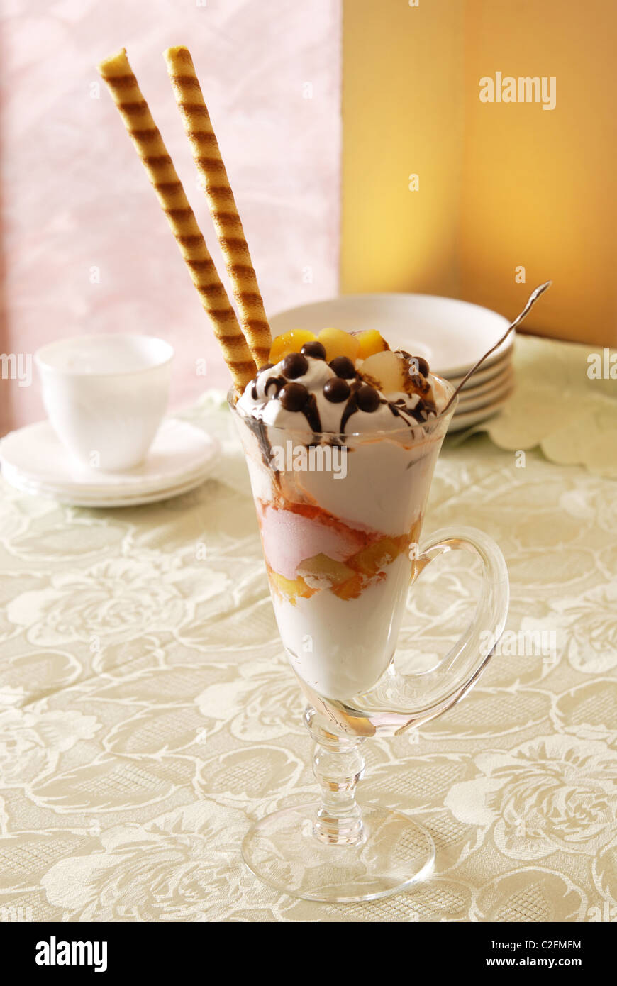vanilla sundae with whipped cream Stock Photo - Alamy