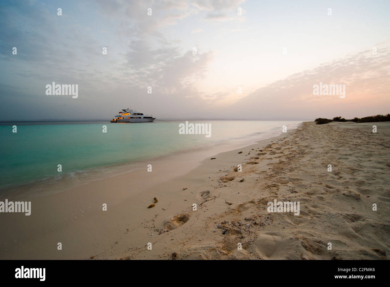 Tropical dusk landscape hi-res stock photography and images - Alamy