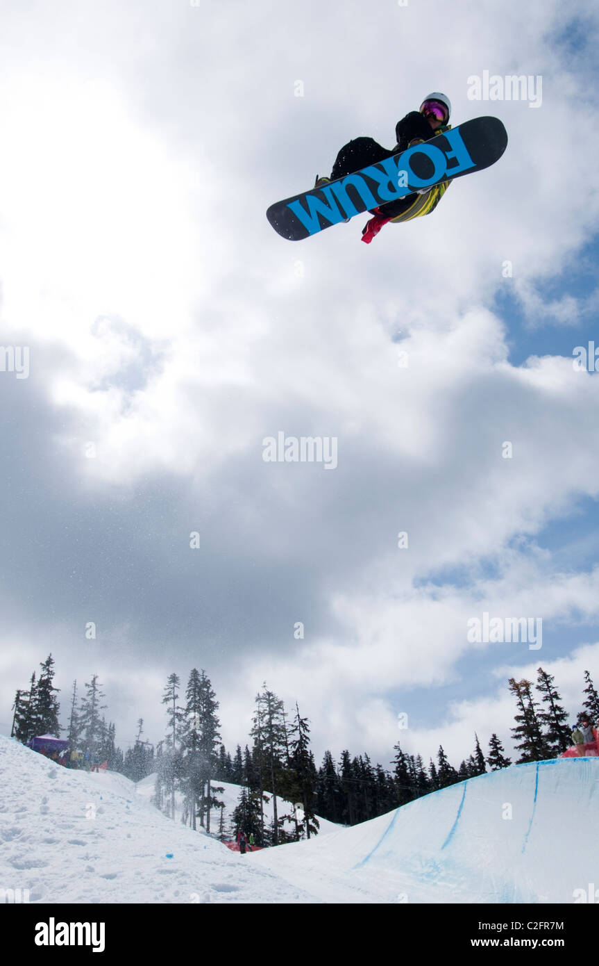 Snowboarder in half pipe competition hi-res stock photography and ...