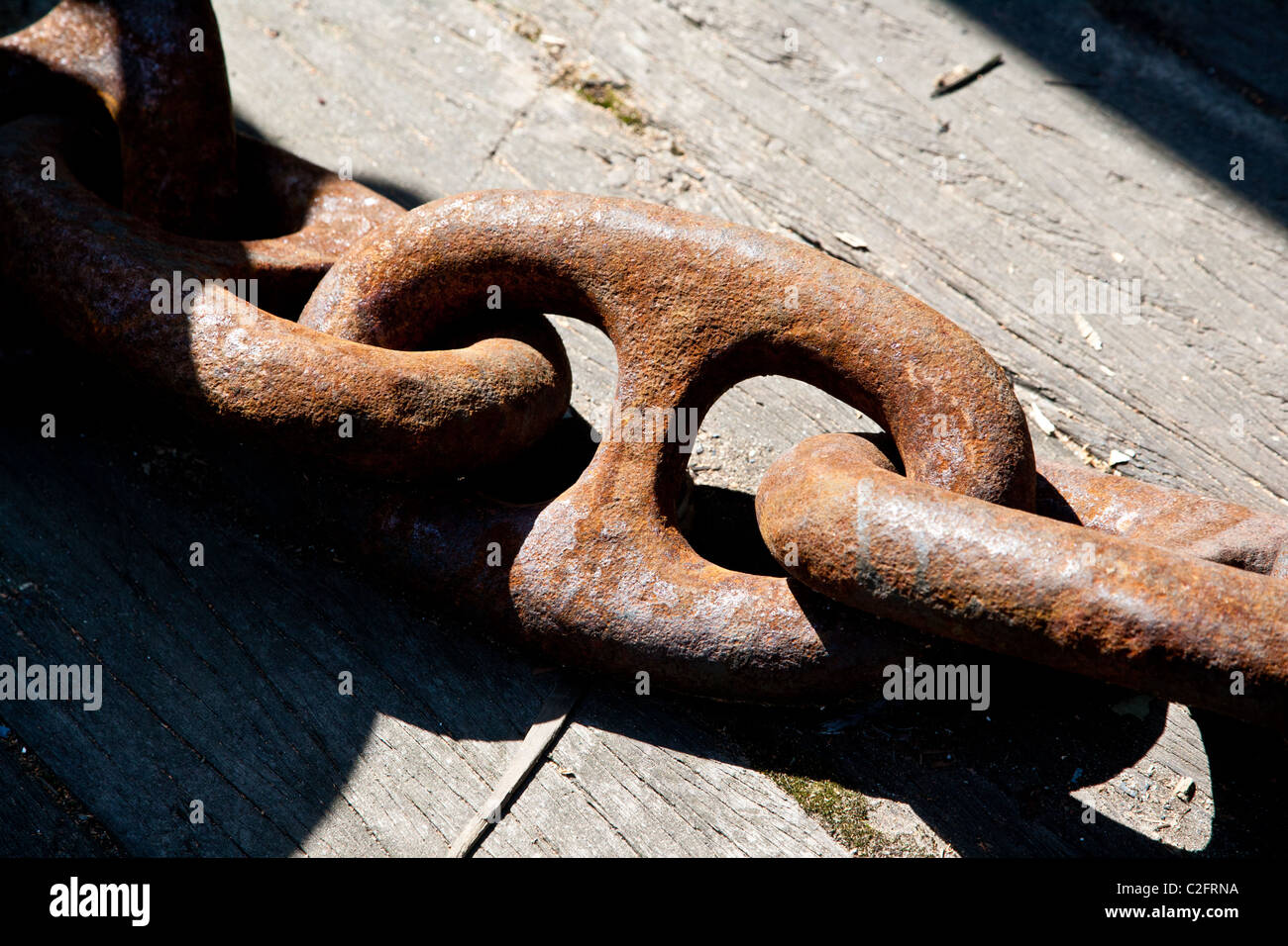 A giant rusty chain link Stock Photo - Alamy