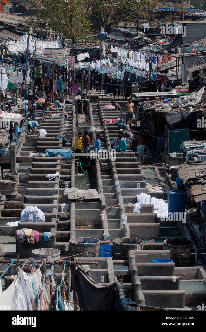Dhobi Wallahs washing clothes at the Dhobi Ghats in Mumbai, India Stock ...