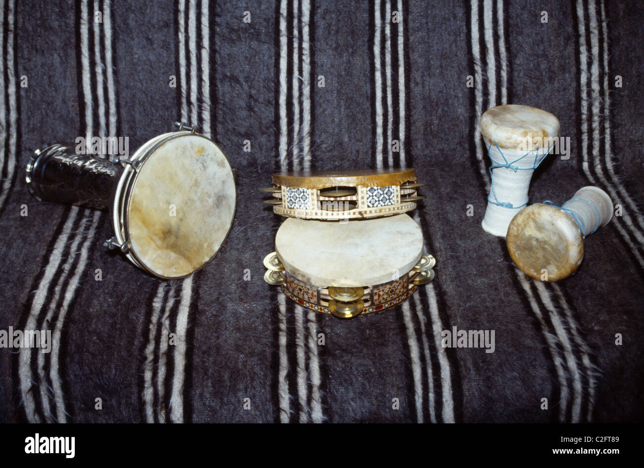 Iraq Musical Instruments Stock Photo - Alamy