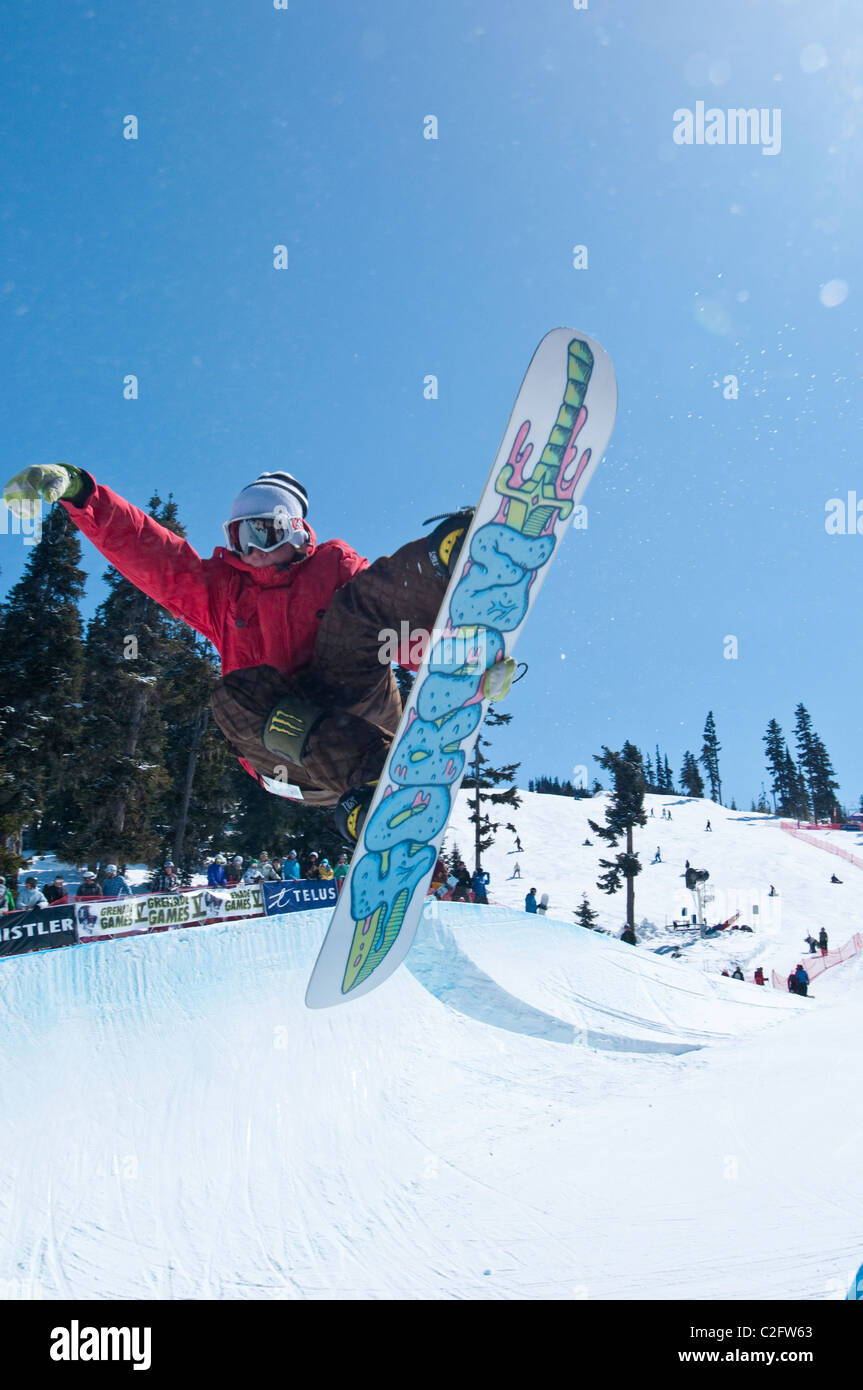 Snowboarder in half pipe competition hi-res stock photography and ...