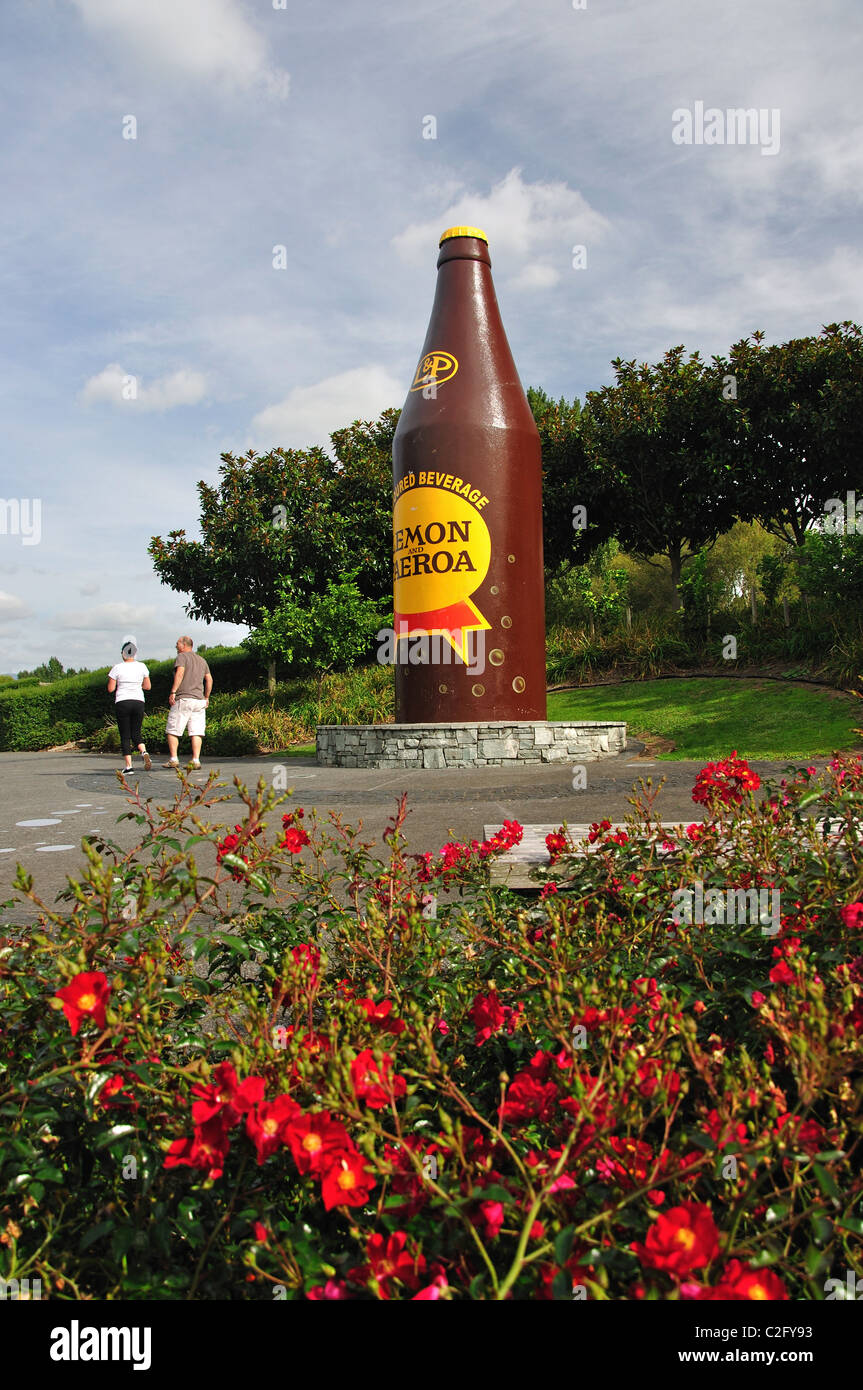 The Giant Lemon & Paeroa soft drink bottle, Paeroa, Waikato Region ...