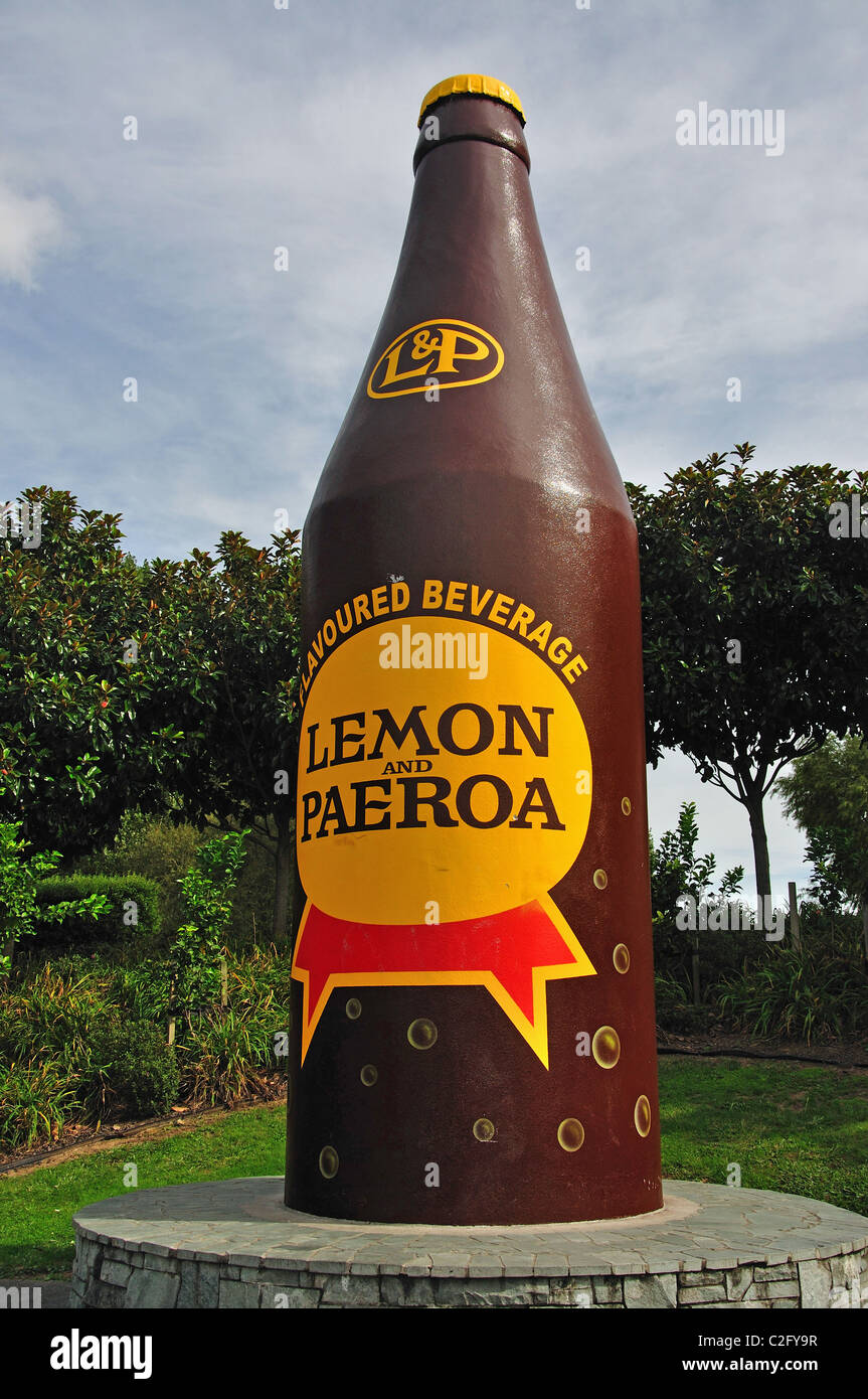The Giant Lemon & Paeroa soft drink bottle, Paeroa, Waikato Region ...