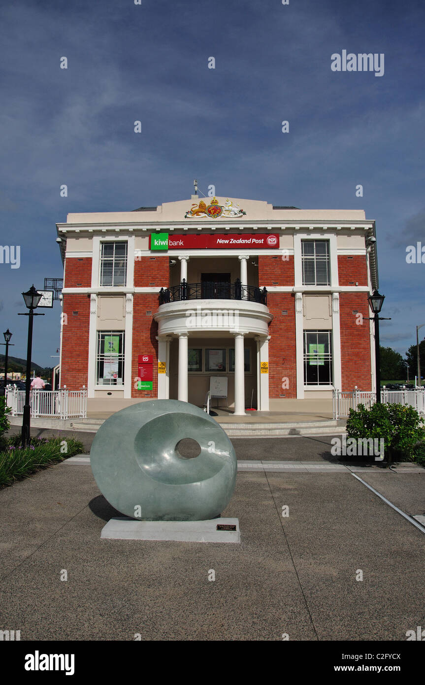 Old Post Office Building and Maori Anchor Sculpture, Belmont Road ...