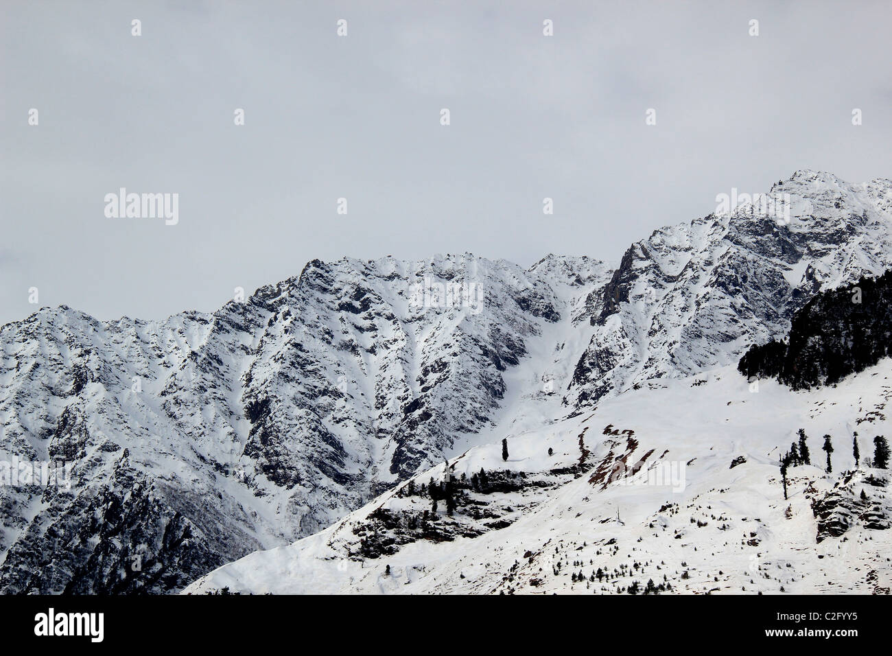 Snow capped hills of Manali area Stock Photo - Alamy