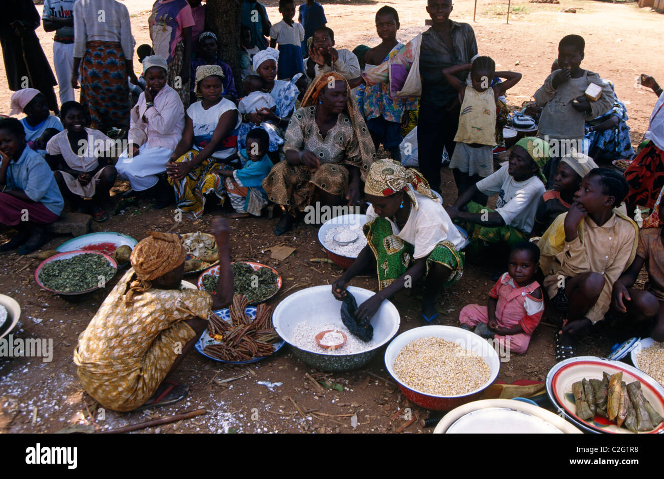 Market stall cameroon hi-res stock photography and images - Alamy