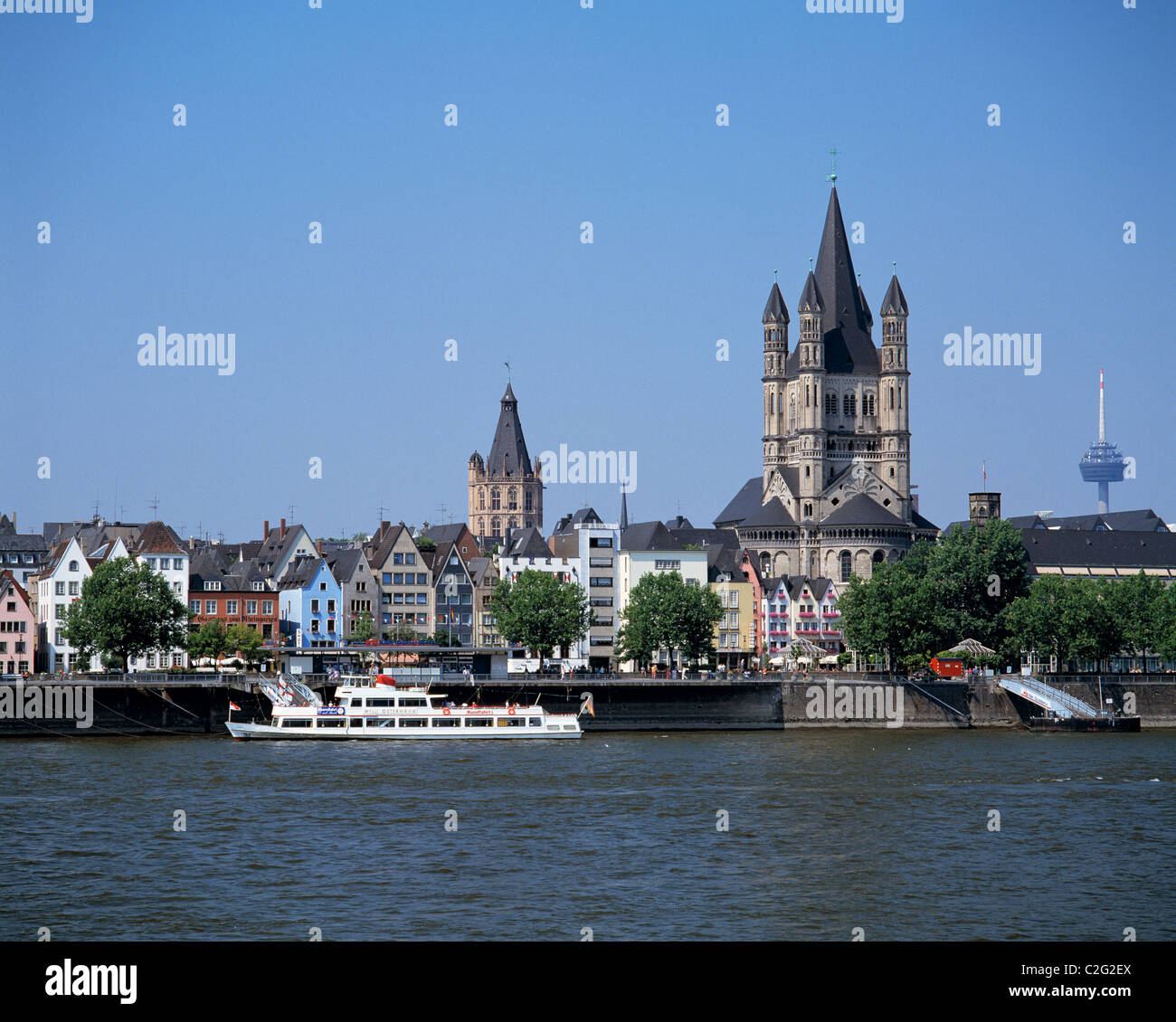 Rheinuferpromenade, Altes Rathaus, Kirche Gross St. Martin ...