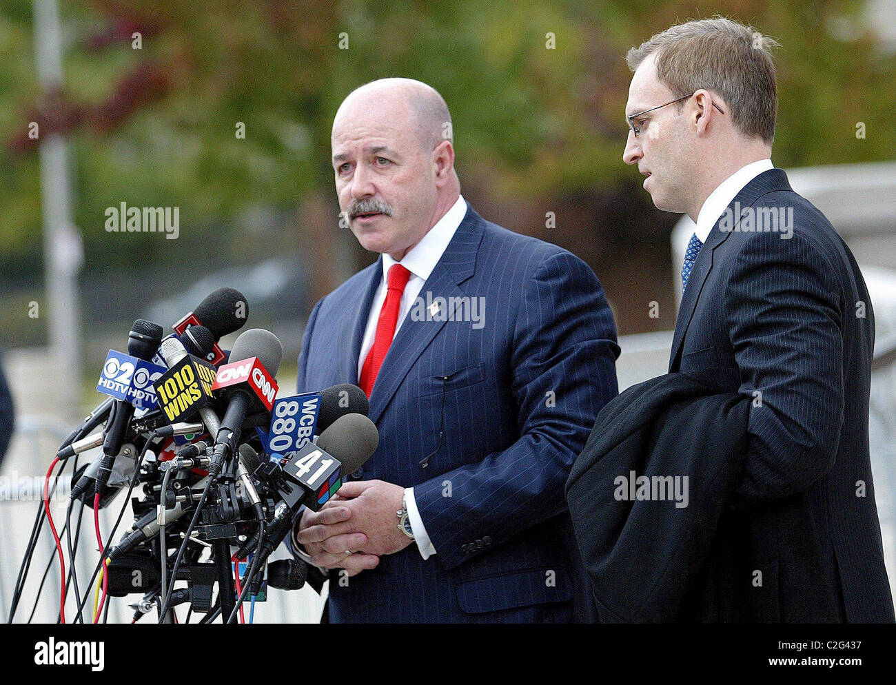 Former New York City Police Commissioner Bernard Kerik and his lawyer ...