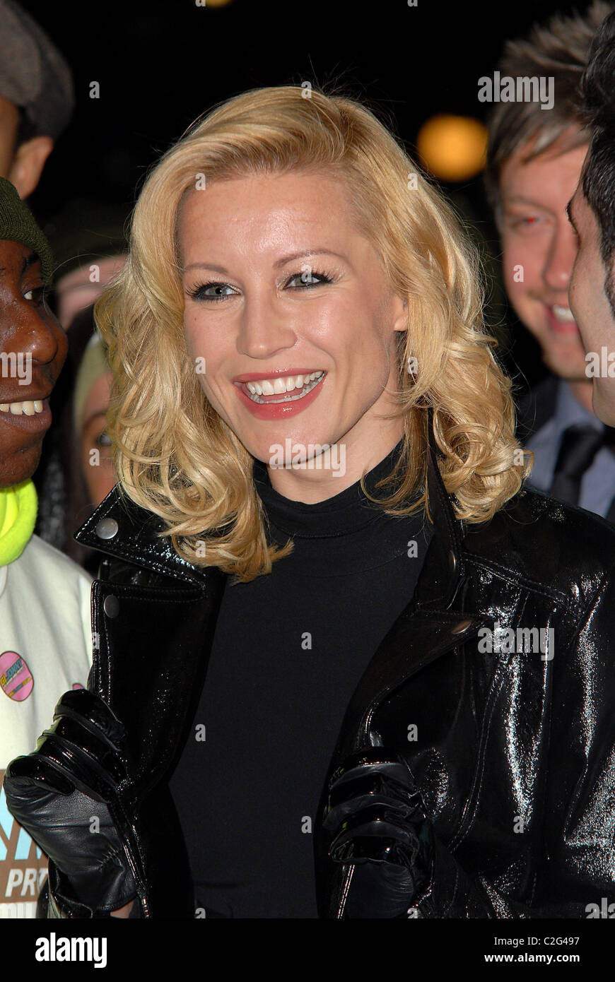 Denise Van Outen Denise Van Outen and the cast of Rent posing with ...
