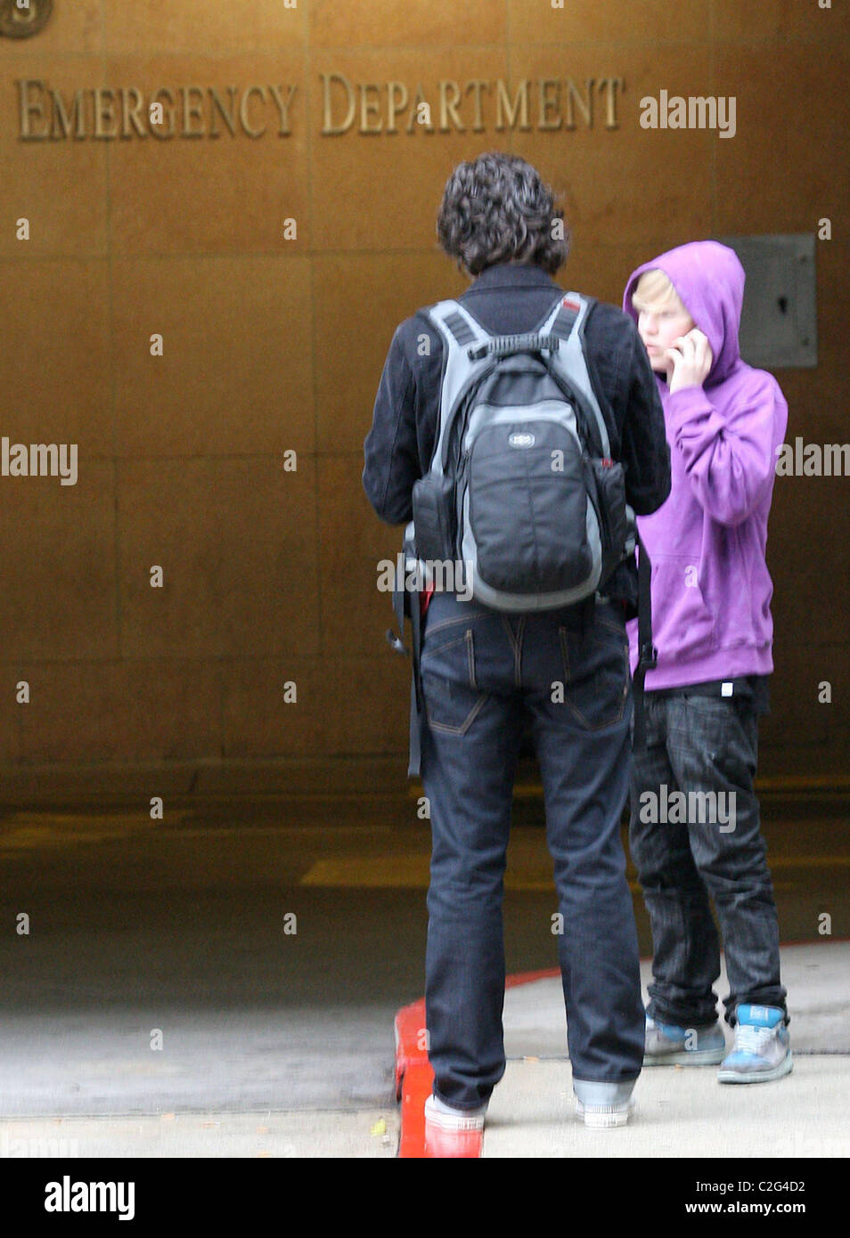 * GRENIER CALLS ON PAPARAZZI TO TAXI HIM TO HOSPITAL ENTOURAGE star ...