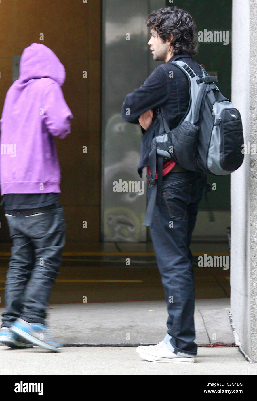 * GRENIER CALLS ON PAPARAZZI TO TAXI HIM TO HOSPITAL ENTOURAGE star ...