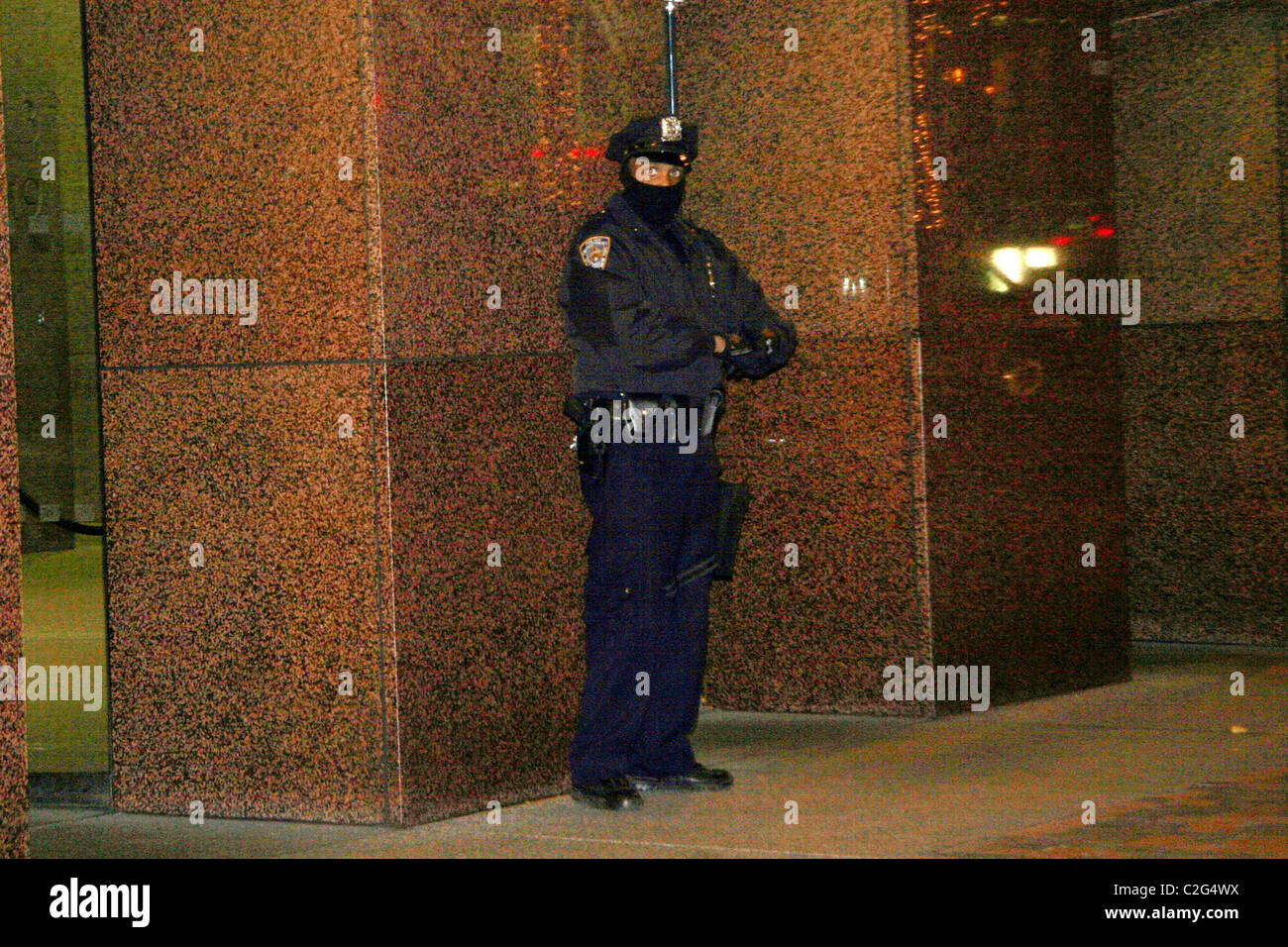Police guarding outside Senator Hillary Clinton's office in Manhattan ...