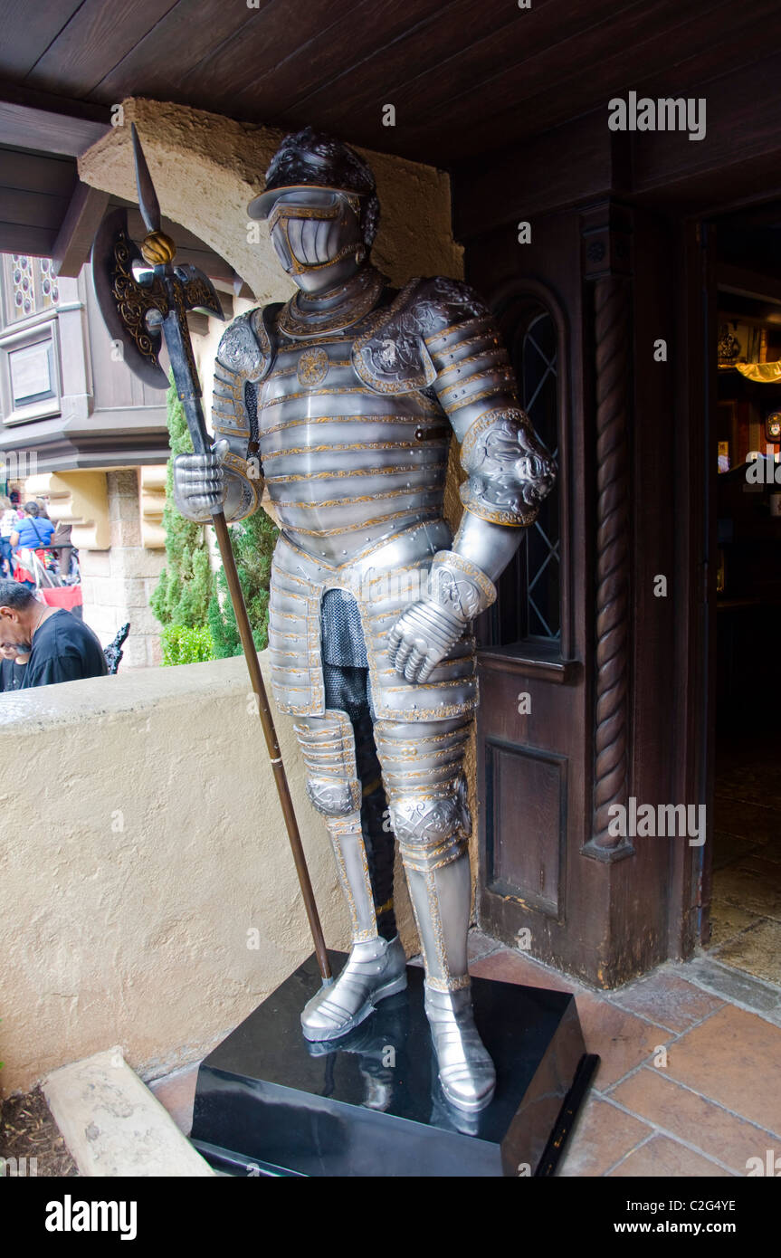 Knight armor hi-res stock photography and images - Alamy