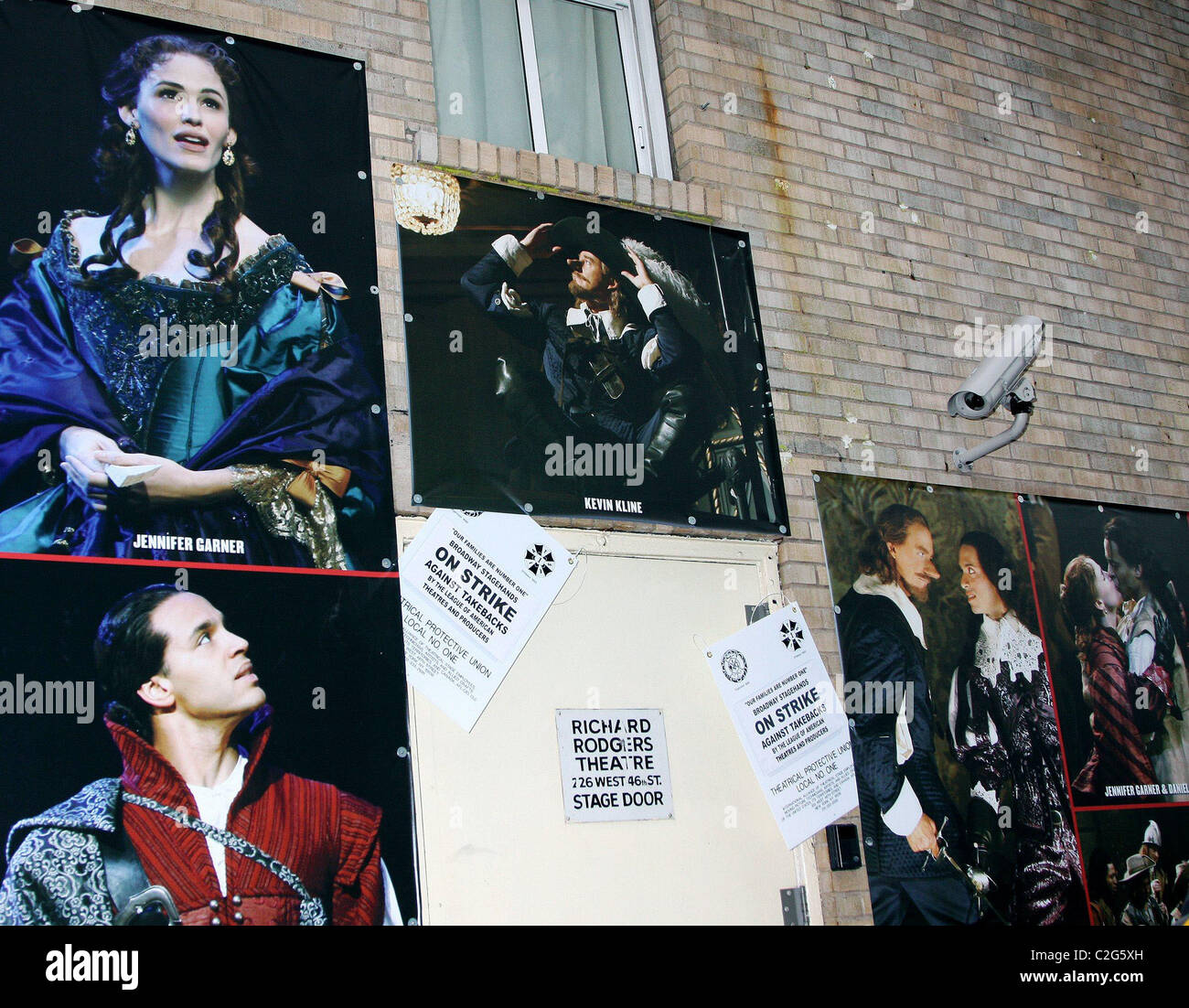 Stagehands usa theater hi-res stock photography and images - Alamy