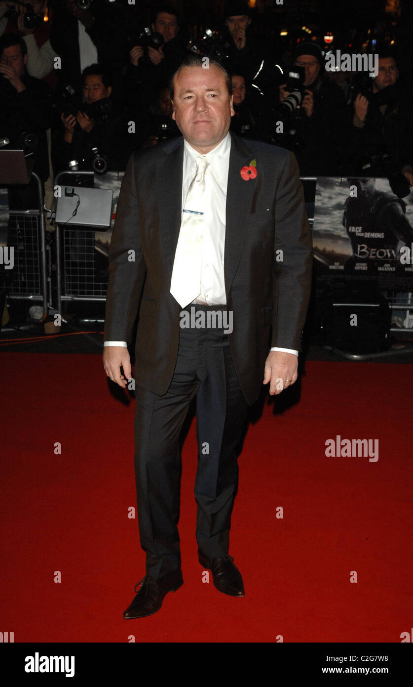 Ray Winstone UK premiere of 'Beowulf' held at the Vue Leicester Square ...
