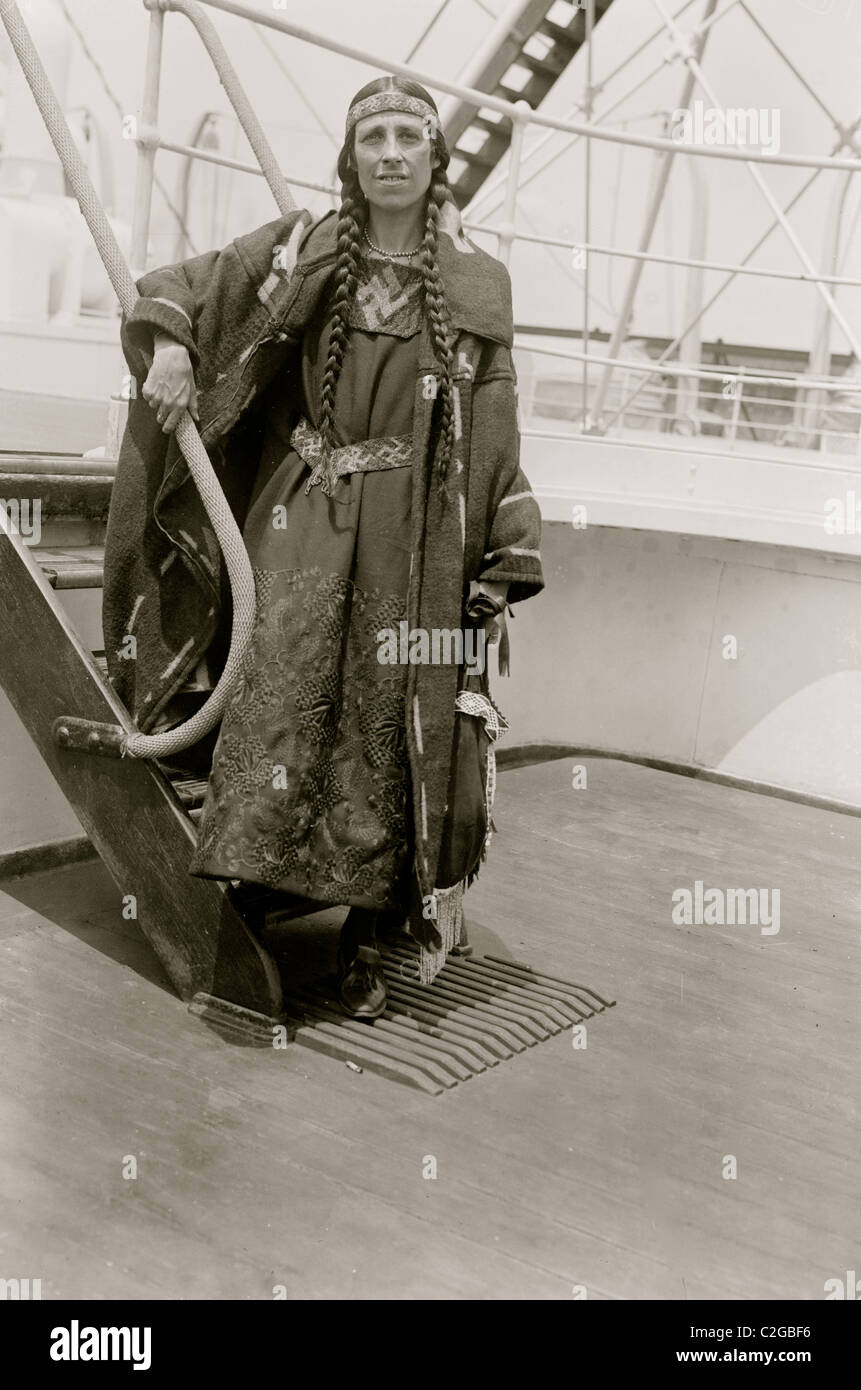 Native american princess hi-res stock photography and images - Alamy