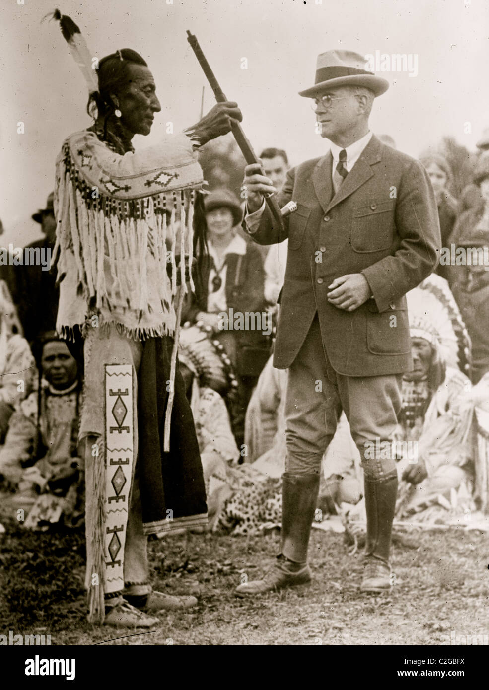 Native american indian chief big hi-res stock photography and images ...