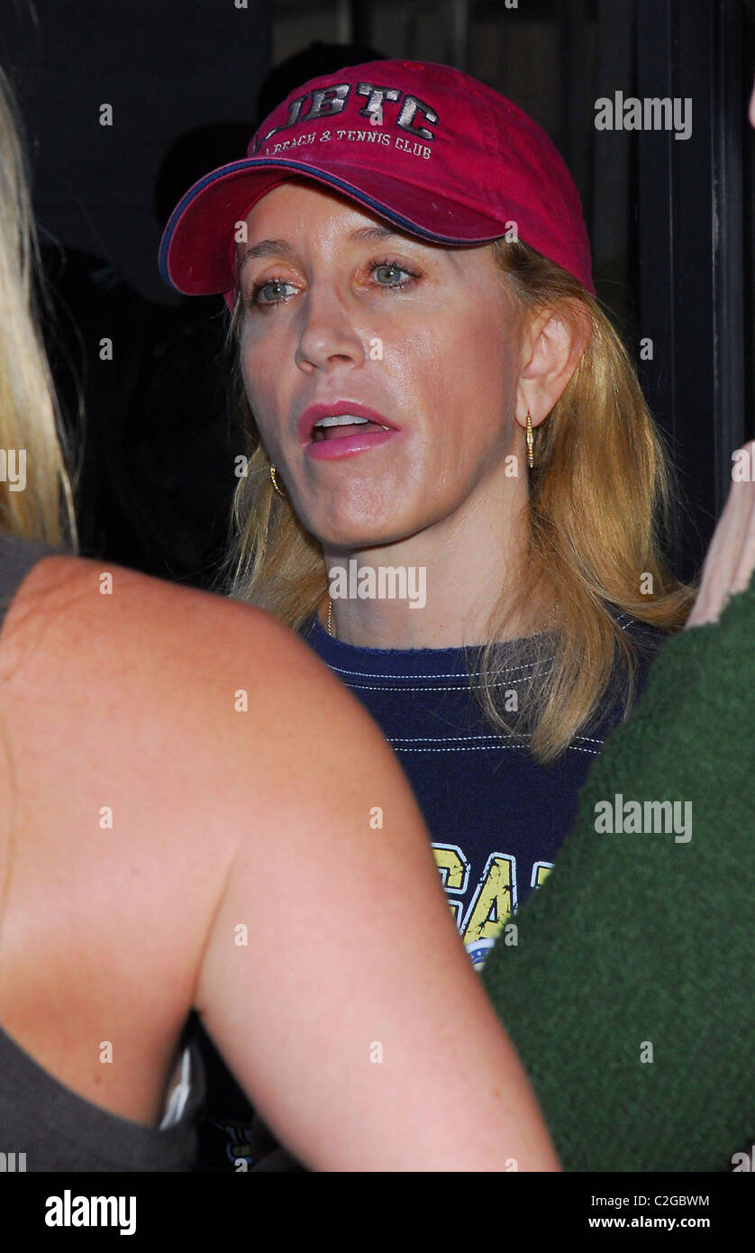 Felicity Huffmann TV stars joined Hollywood writers on the picket line ...