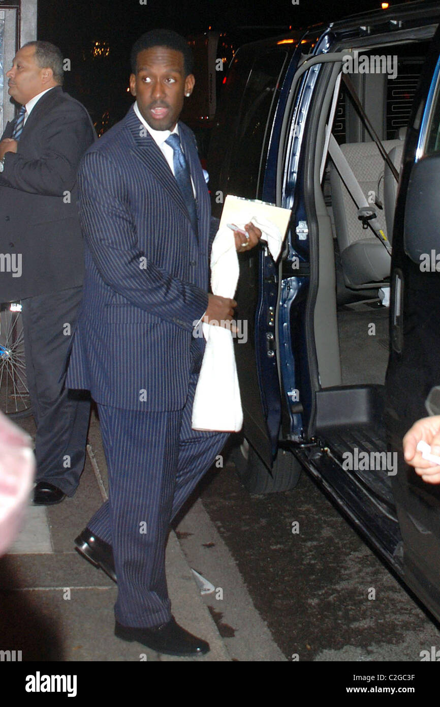 Shawn Stockman Boyz II Men perform and sign copies of their new CD ...