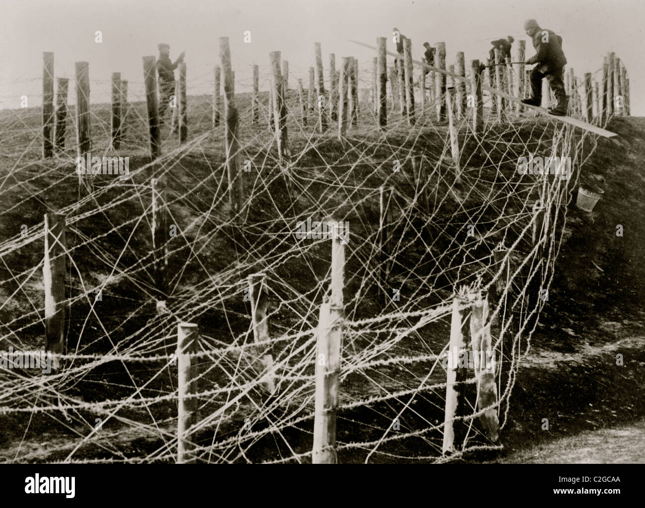 Barbed wire wwi hi-res stock photography and images - Alamy
