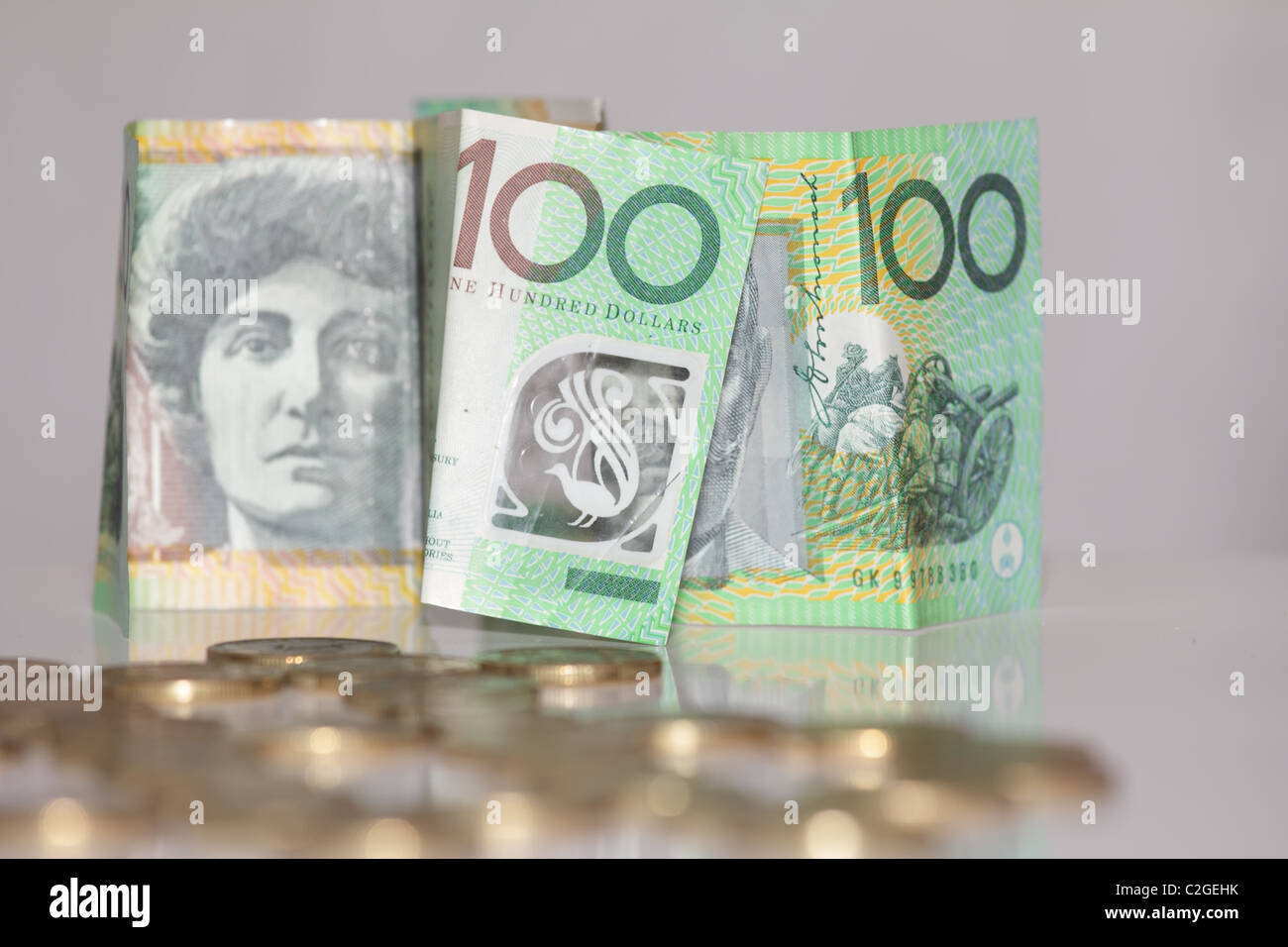 Two dollar australian coin hi-res stock photography and images - Alamy