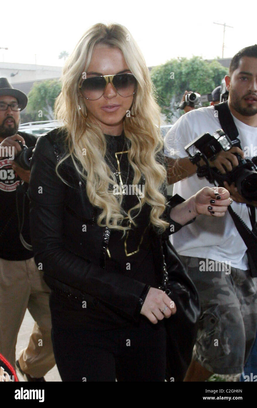 Lindsay Lohan shops at American Rag in West Hollywood Los Angeles ...