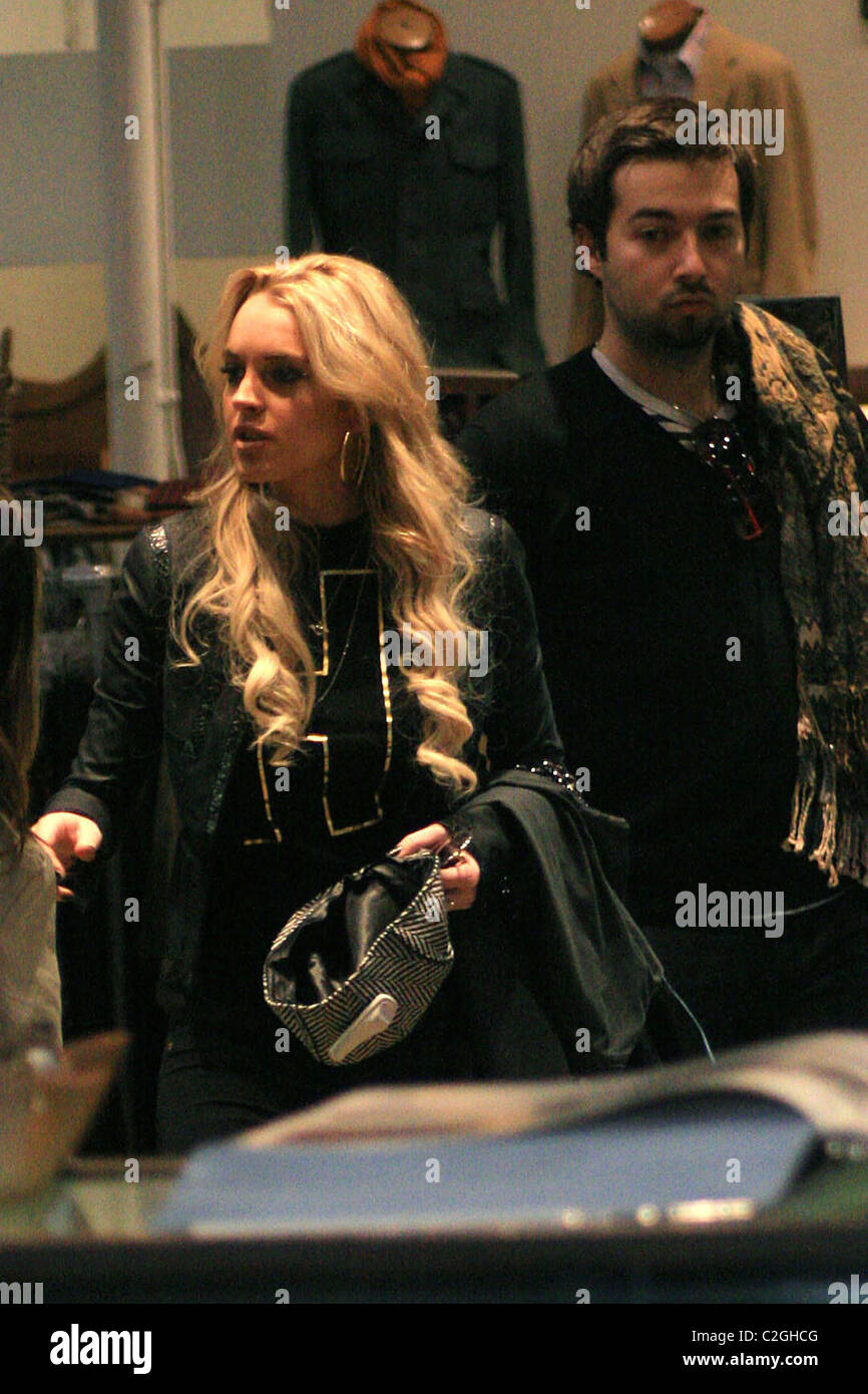 Lindsay Lohan shops at American Rag in West Hollywood with friends Los ...