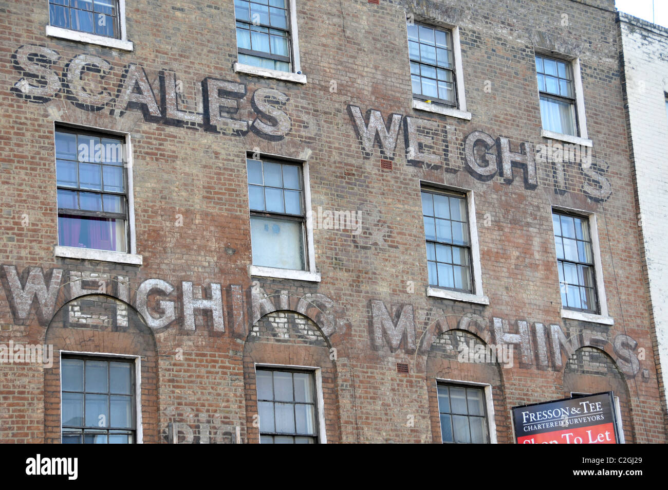Scales weights weighing machines hi-res stock photography and images ...