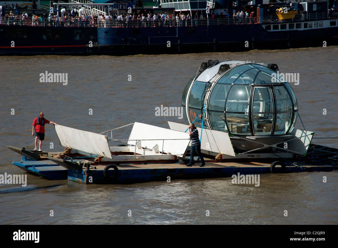 London eye pod hi-res stock photography and images - Alamy