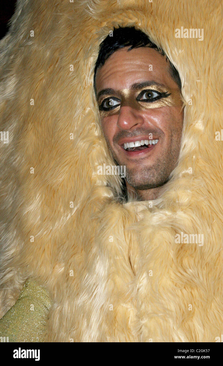Marc Jacobs as Camel Toe Marc Jacobs 2007 Arabian Nights themed holiday ...